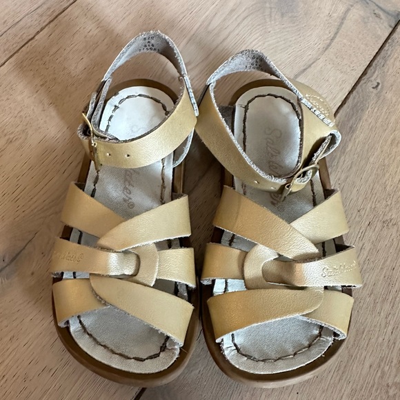 Salt Water Sandals by Hoy | Shoes | Saltwater By Hoy Sandals Gold ...